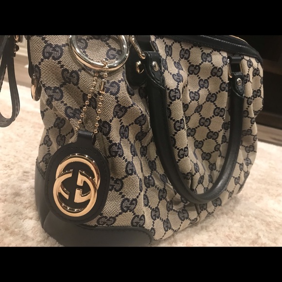 Gucci | Bags | Gucci Purse W Crossover Cord | Poshmark